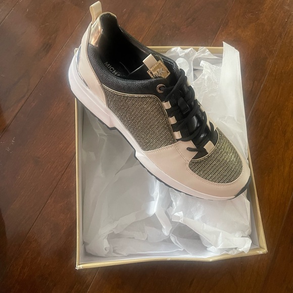 Shoes | Michael Michael Kors Cosmo Trainer Blackgold 11 | Poshmark